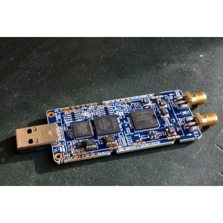 LimeSDR mini transceiver 10Mhz à 3.5Ghz full duplex